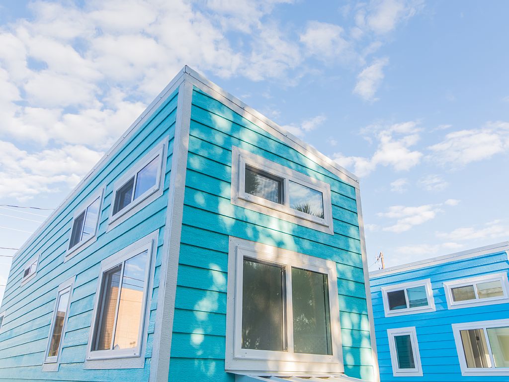 Blue Oasis Beach House [ TINY HOUSE TOWN ]