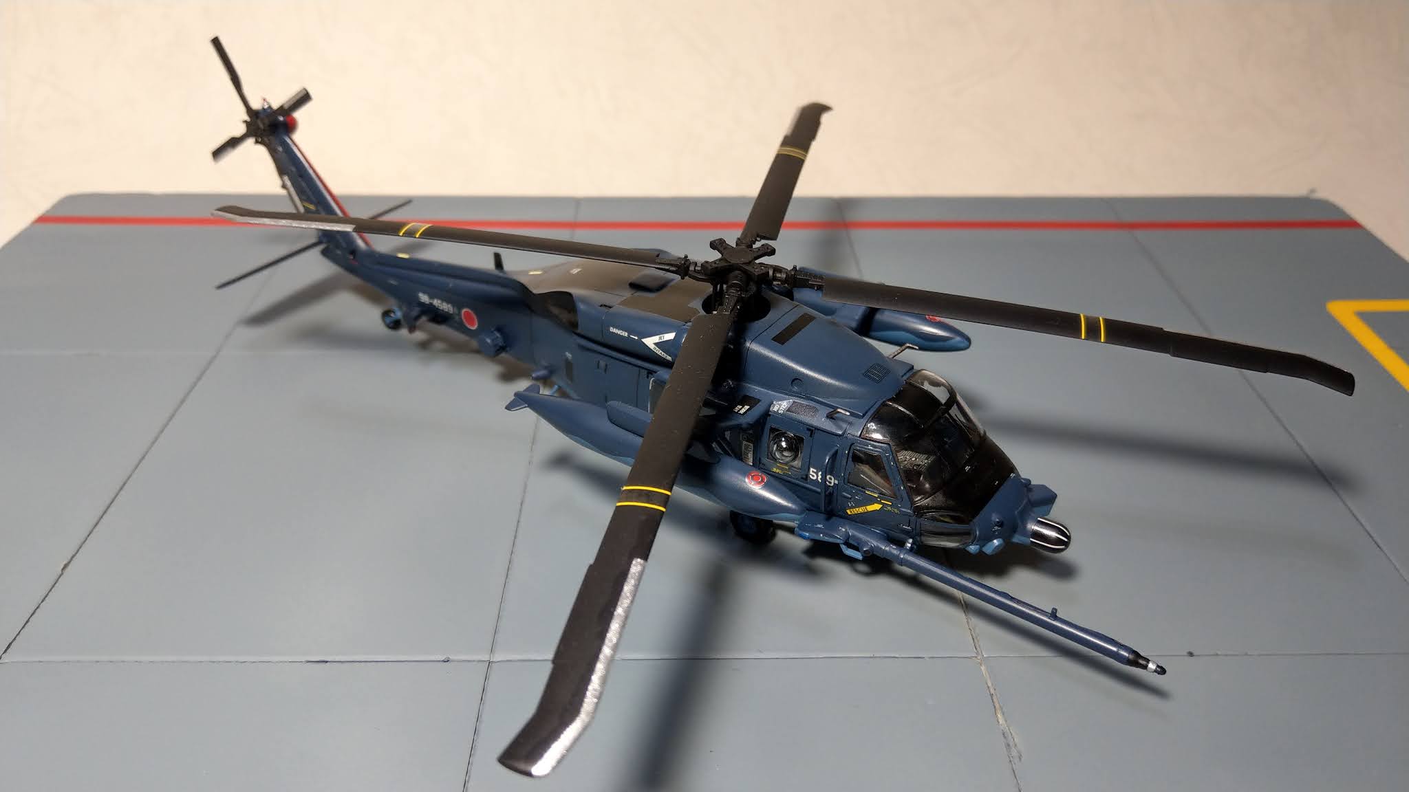 白貓模型格納庫: 日本航空自衛隊 UH-60J (SP) JASDF UH-60J (SP)