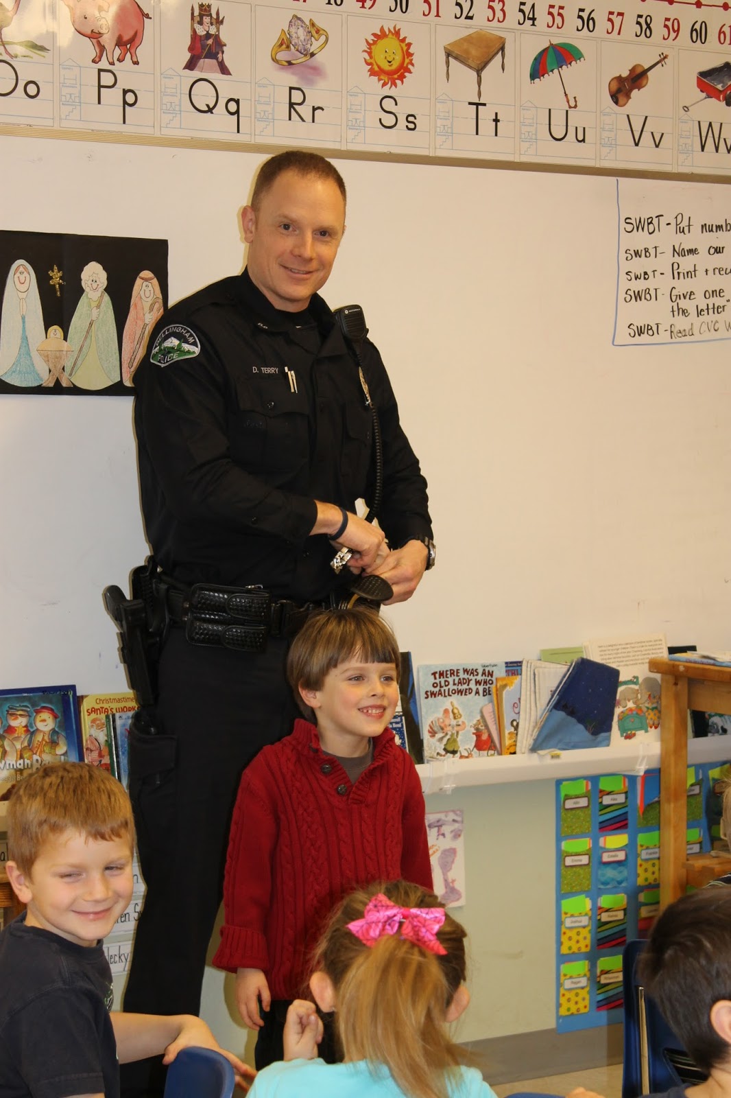 Kə'kӓfənē of Kinders: Show-n-Tell a Real Live Police Officer