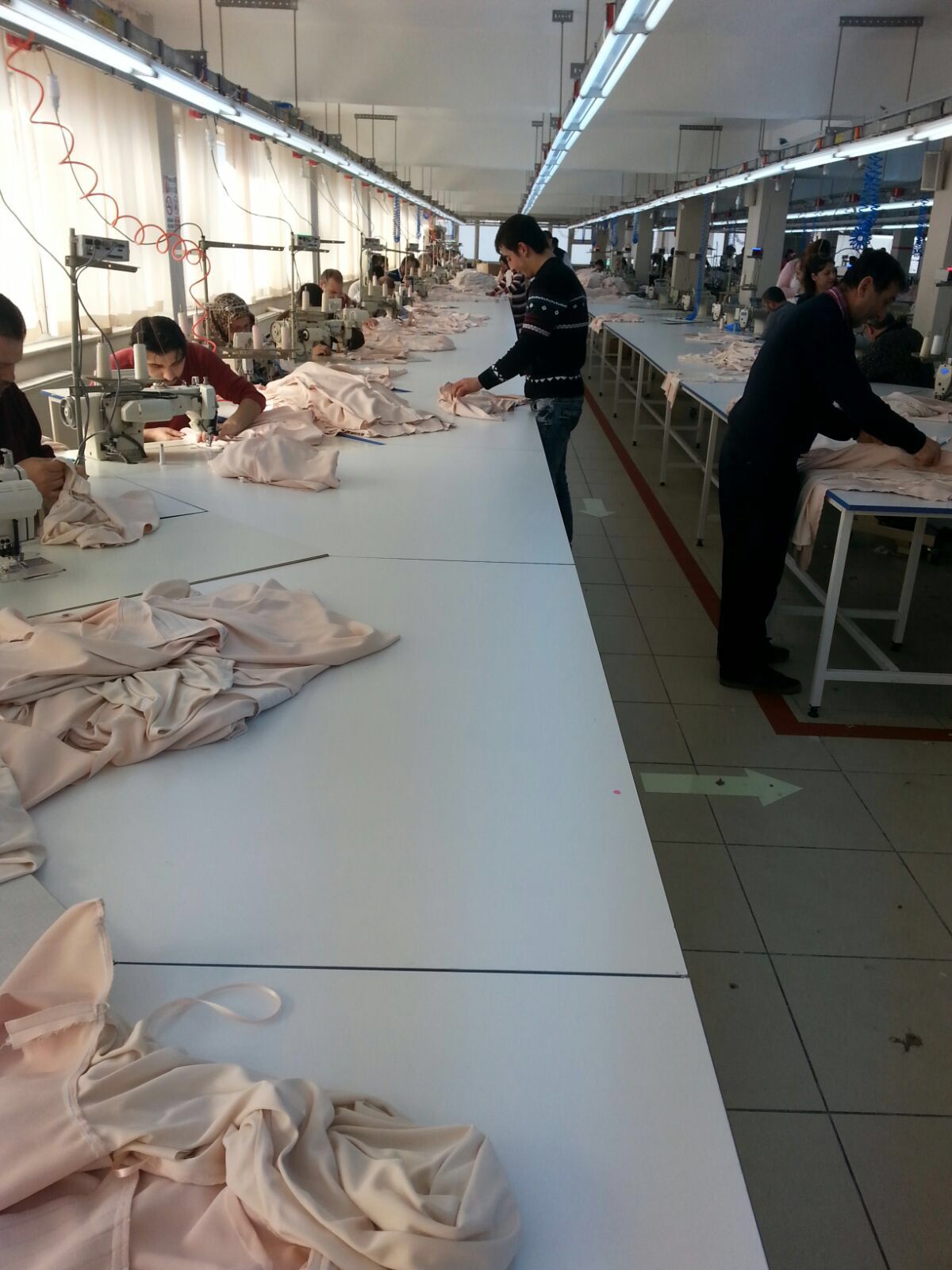 An Unconventional Line Layout for Garment Production (Images)