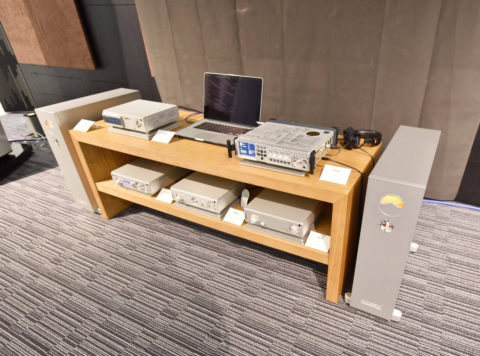 Nagra Audio HD AMP launch – M & S | Ultimate High-Fidelity