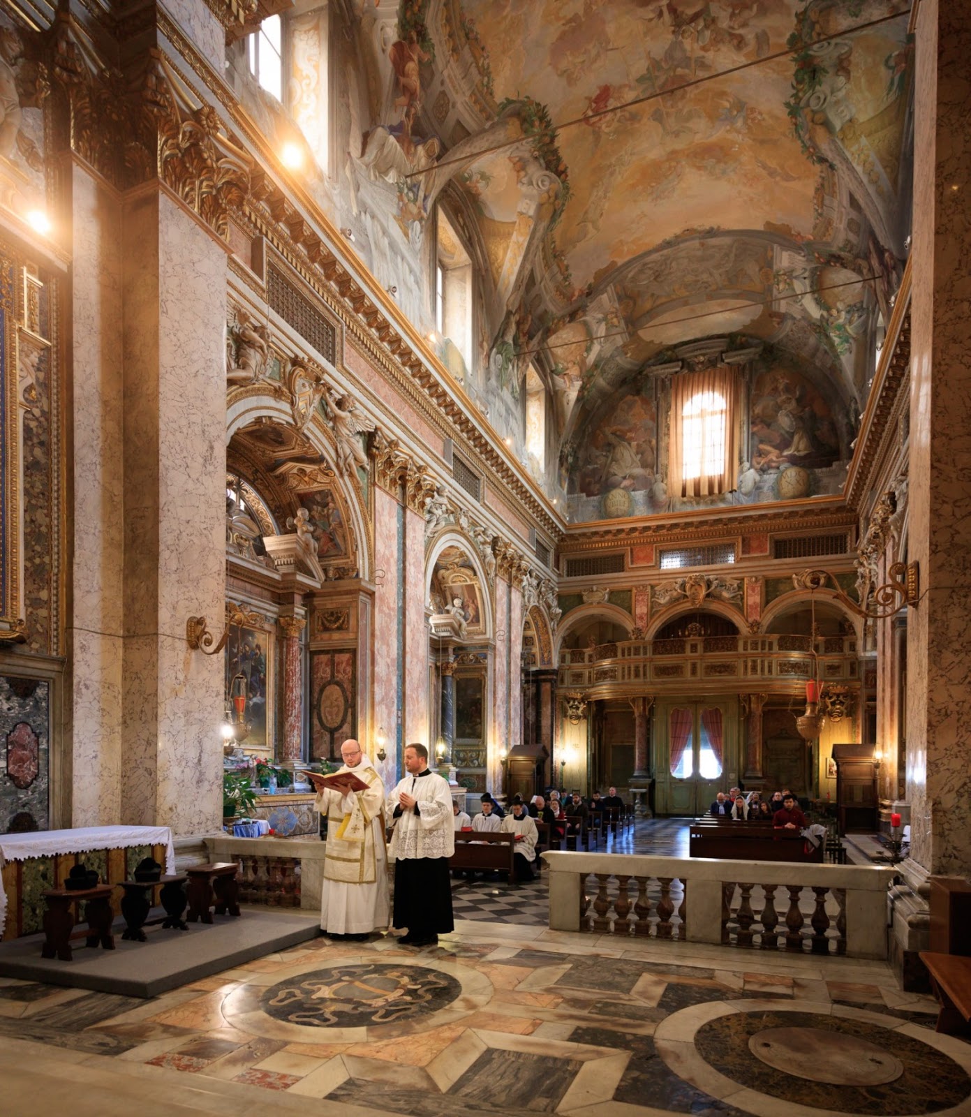 New Liturgical Movement: Pictures of Solemn Masses at the Angelicum in Rome