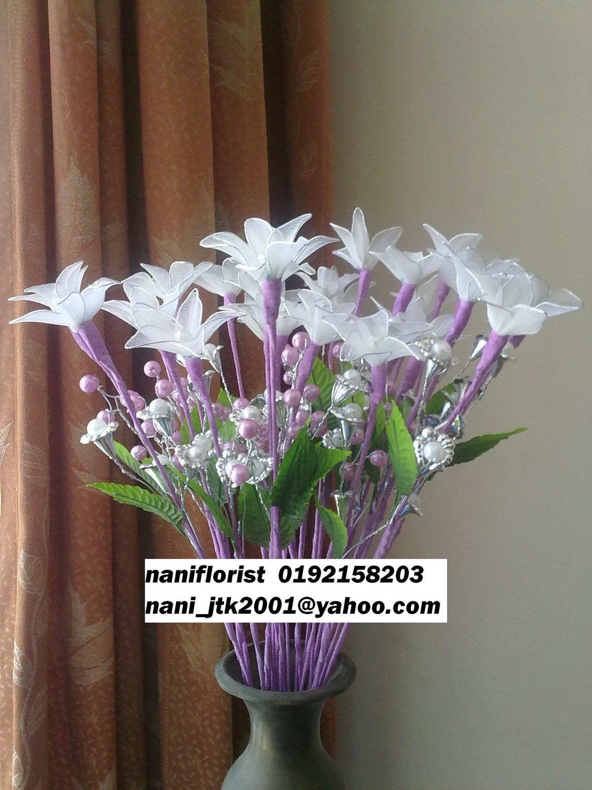 Nani Florist: Bunga Hiasan Dari Stokin Putih