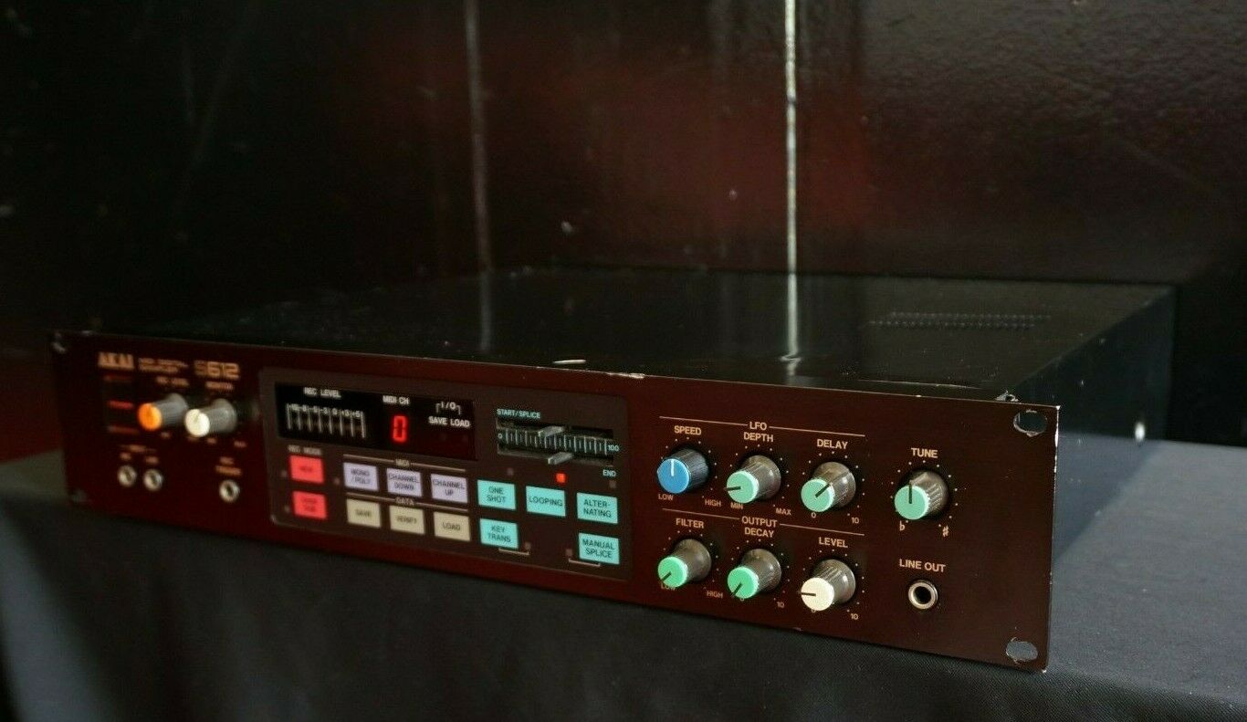 MATRIXSYNTH: Akai S612 Vintage 80's 12-bit MIDI Lo-Fi 2U Rack Sampler W/ Rack Case SN 00910-14924