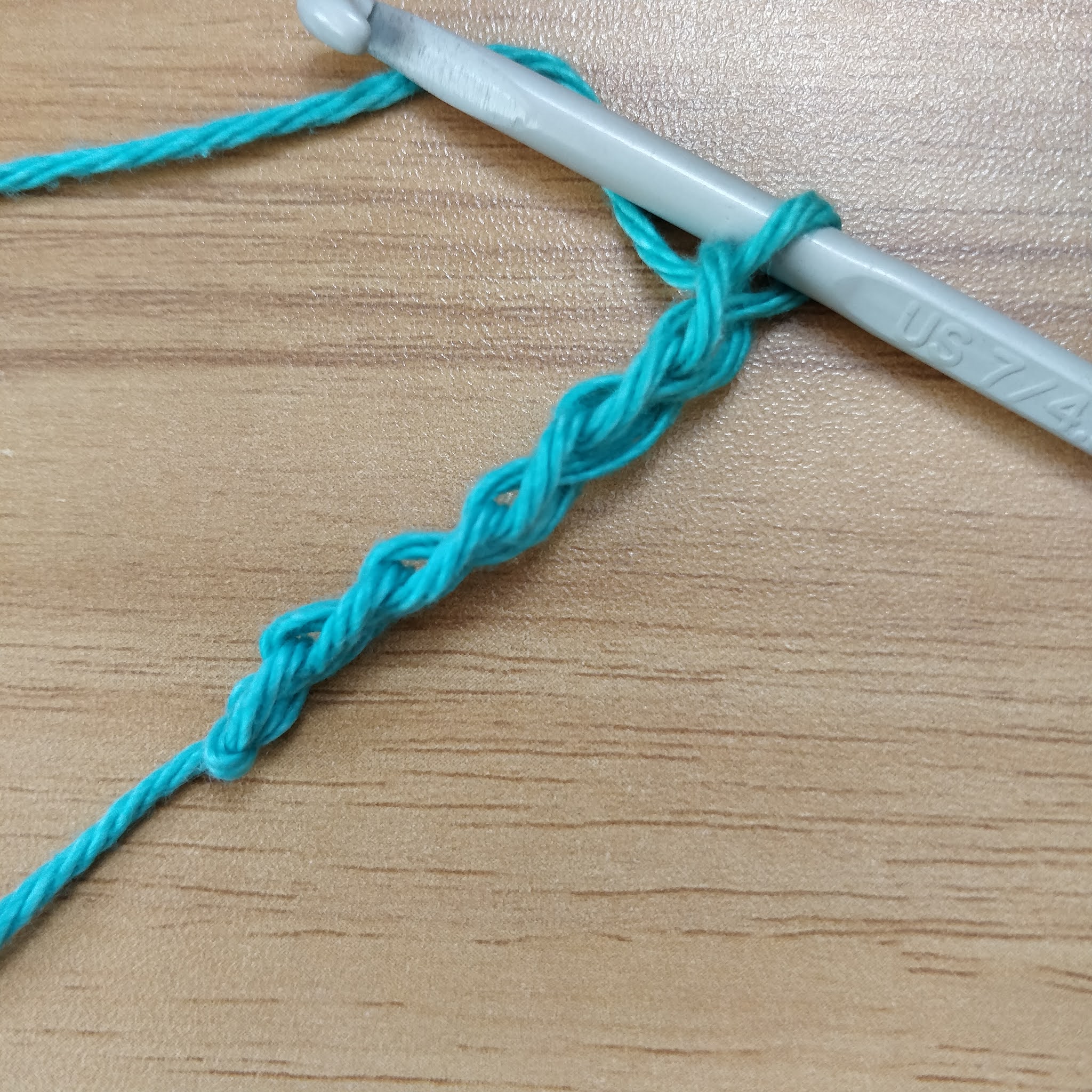 How to crochet - corner to corner stitch