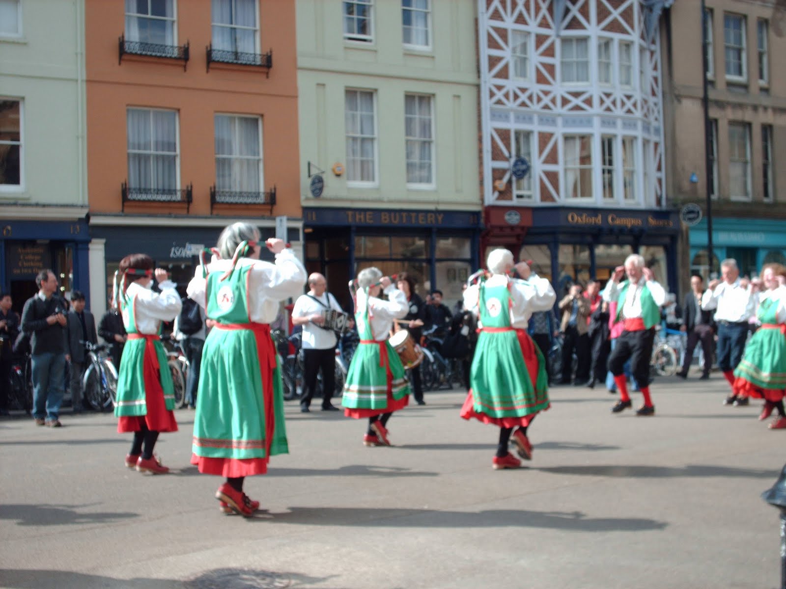 Oxford Omnibus: Morris Dancing
