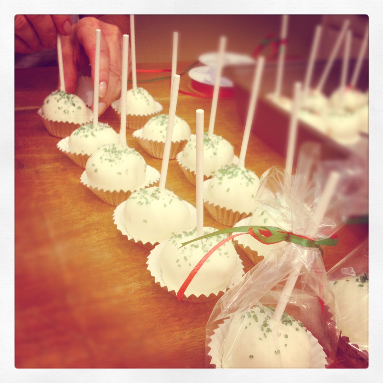 CARLY cake pop overload