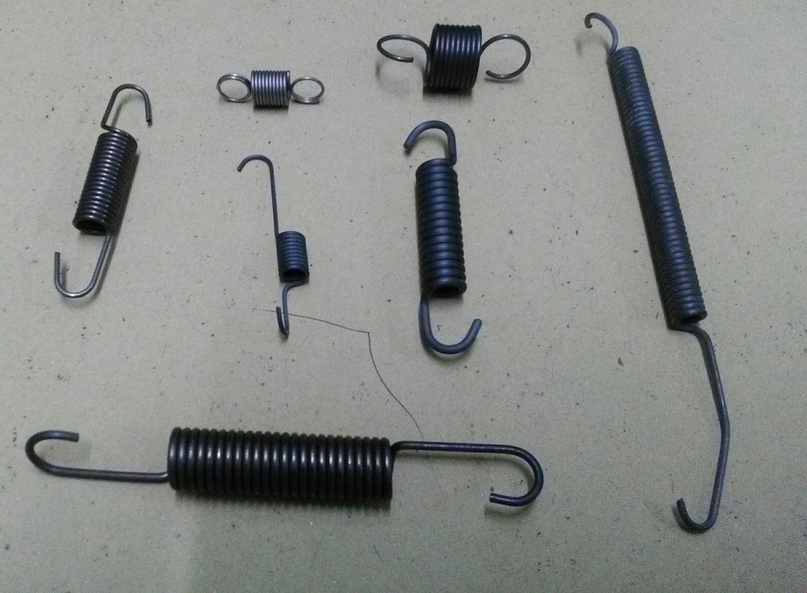 Catatan kecil tentang spring/pegas: EXTENSION SPRING / PEGAS TARIK
