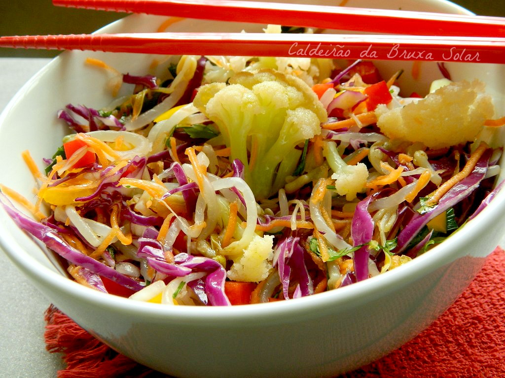 Receitas do Caldeirão : Salada ou um "refogado" crú?
