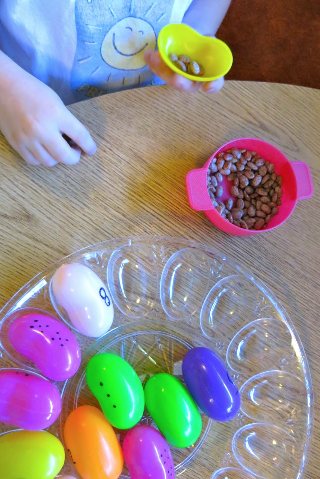 Ms. Sara's Preschool Blog: Learning Station - Counting Beans