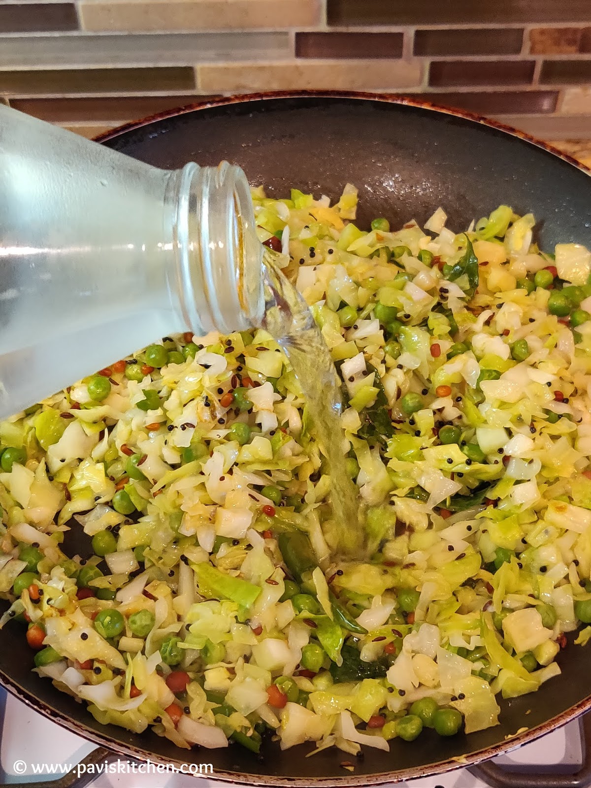 cabbage poriyal recipe | cabbage peas poriyal | muttaikose poriyal ...