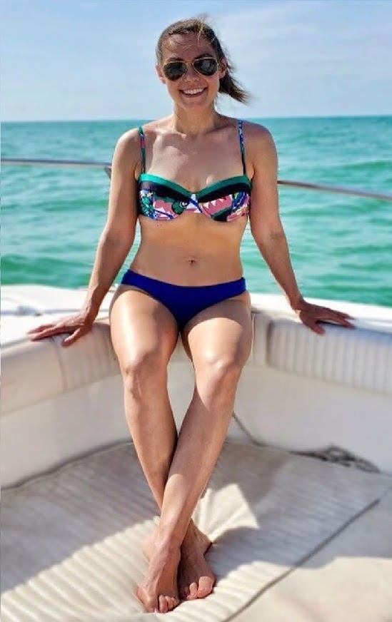 Bikini Unexpected: Bikini Group K-M 04-21