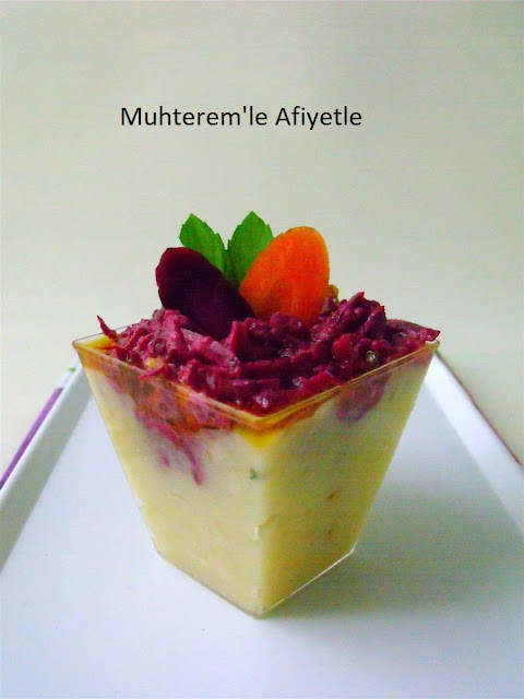 Muhterem'le Afiyetle: PATATES PÜRESİNDE, MOR HAVUÇ TARATOR