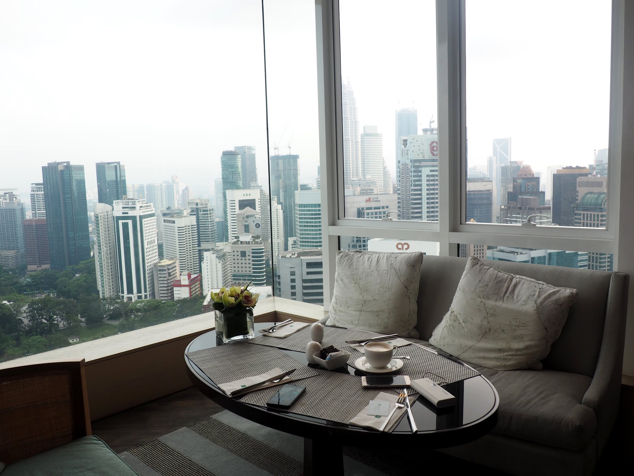 VinaTraveler's Blog: My Top 20 Best Hotel Club Lounges!