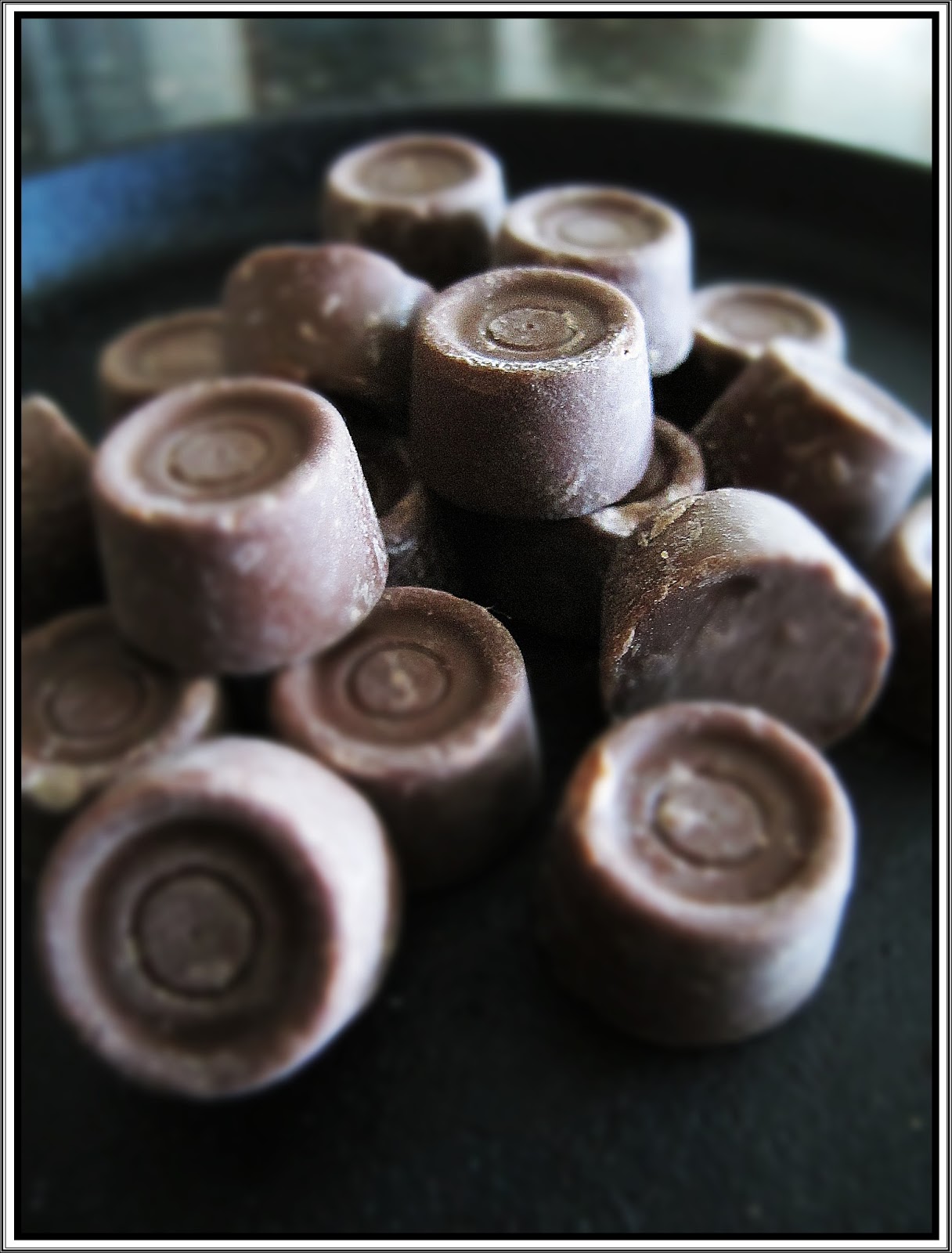 Rolodoodle Pizzookies with Dulce de Leche Caramel Sauce - Purple ...