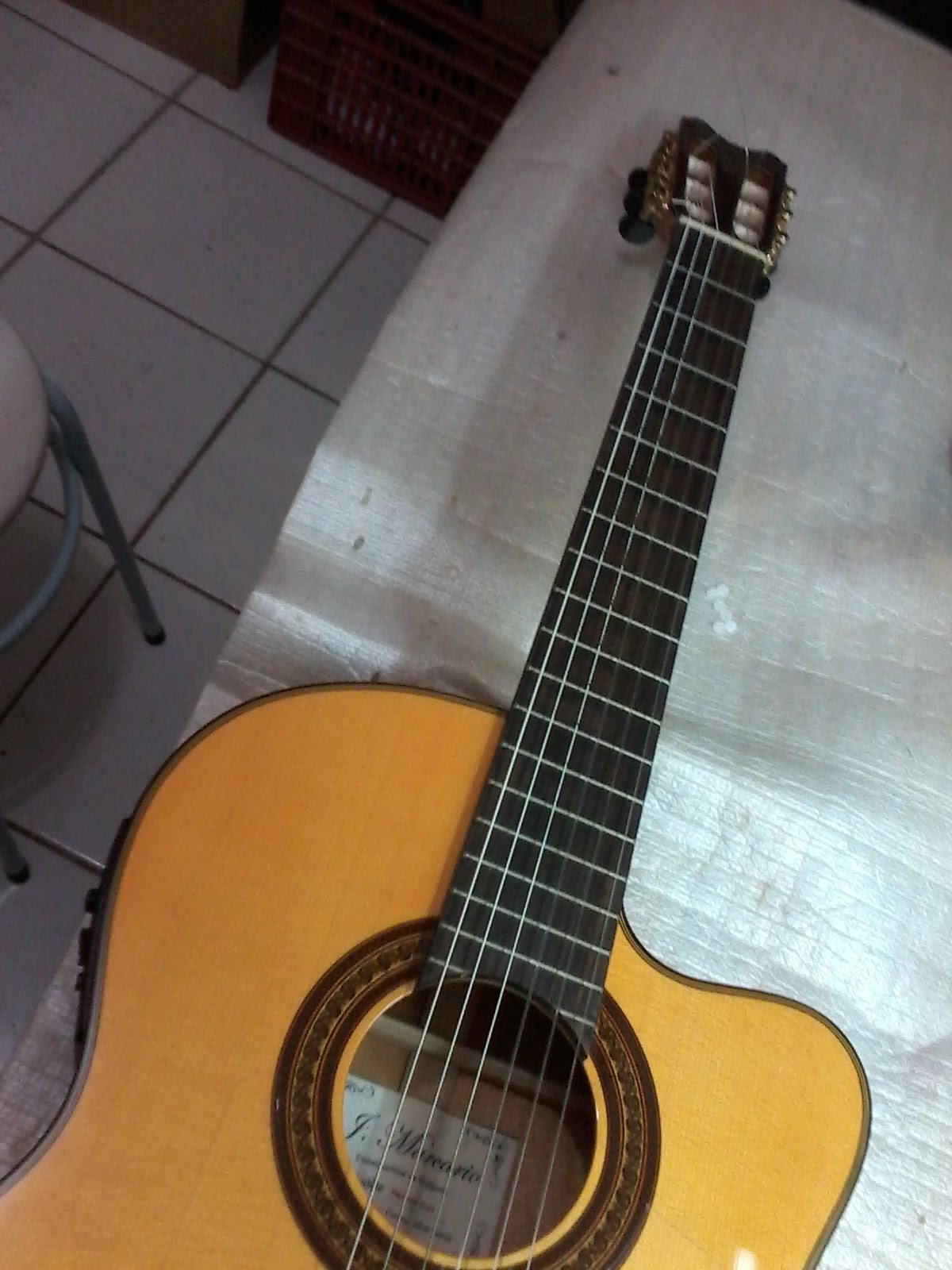 Joelson Luthier: Violão francês J. Marcario - Colocação de marcações.