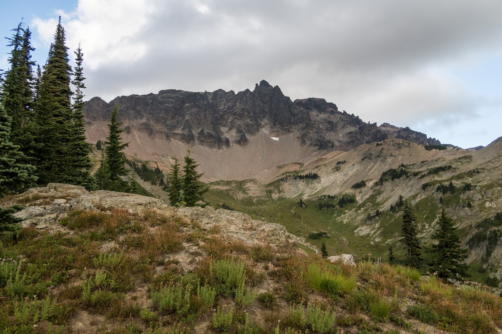 Eric's Hikes: Goat Rocks Wilderness: Goat Lake Loop and Old Snowy