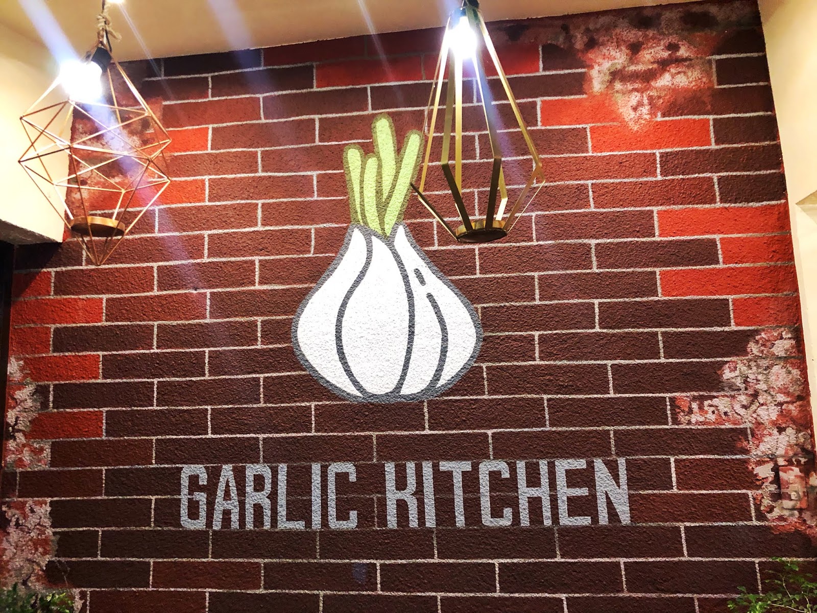 GARLIC KITCHEN YOUR AVANT-GARDE RESTAURANT IN MAGINHAWA - Dear Maje
