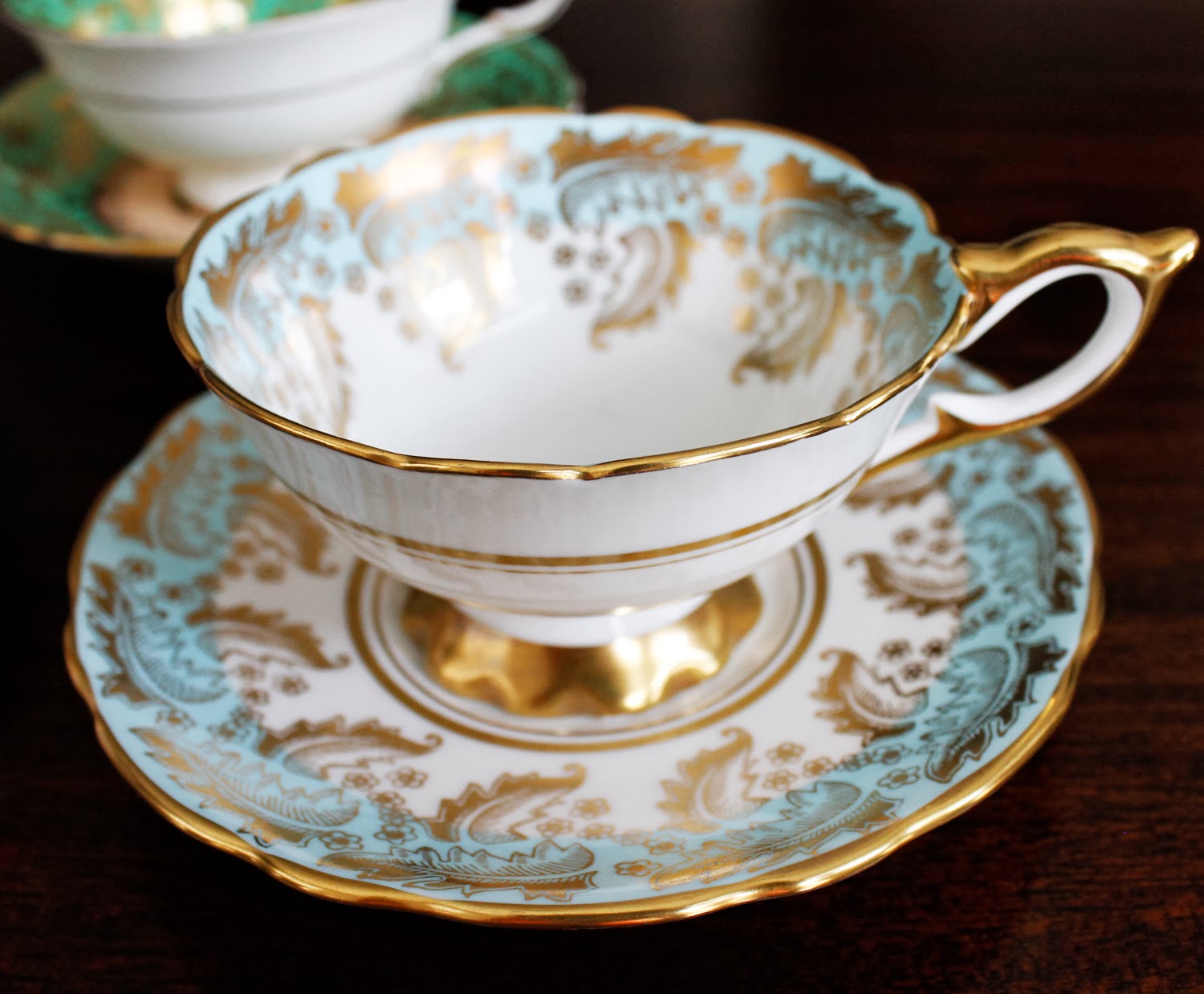 AM Dolce Vita: Vintage Teacup Collection
