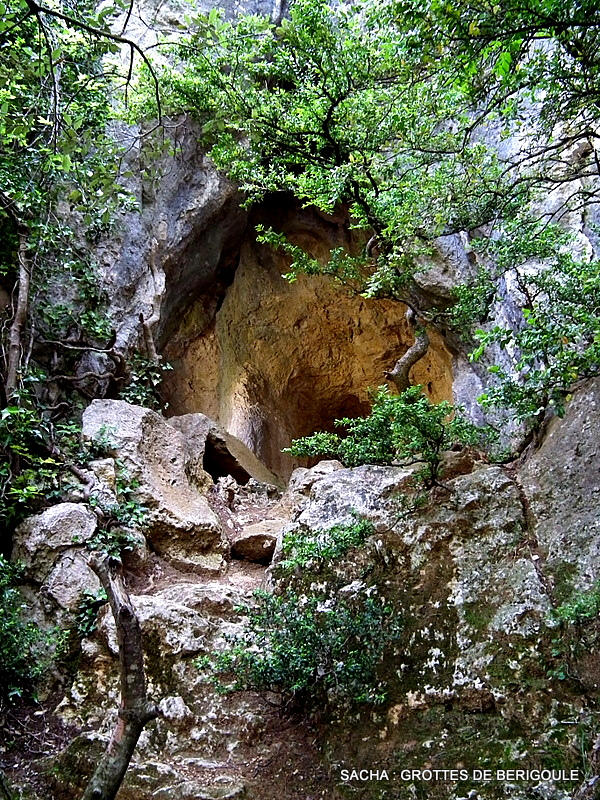 Un jour....Une photo !: Les grottes de Bérigoule " ou le massacre de ...