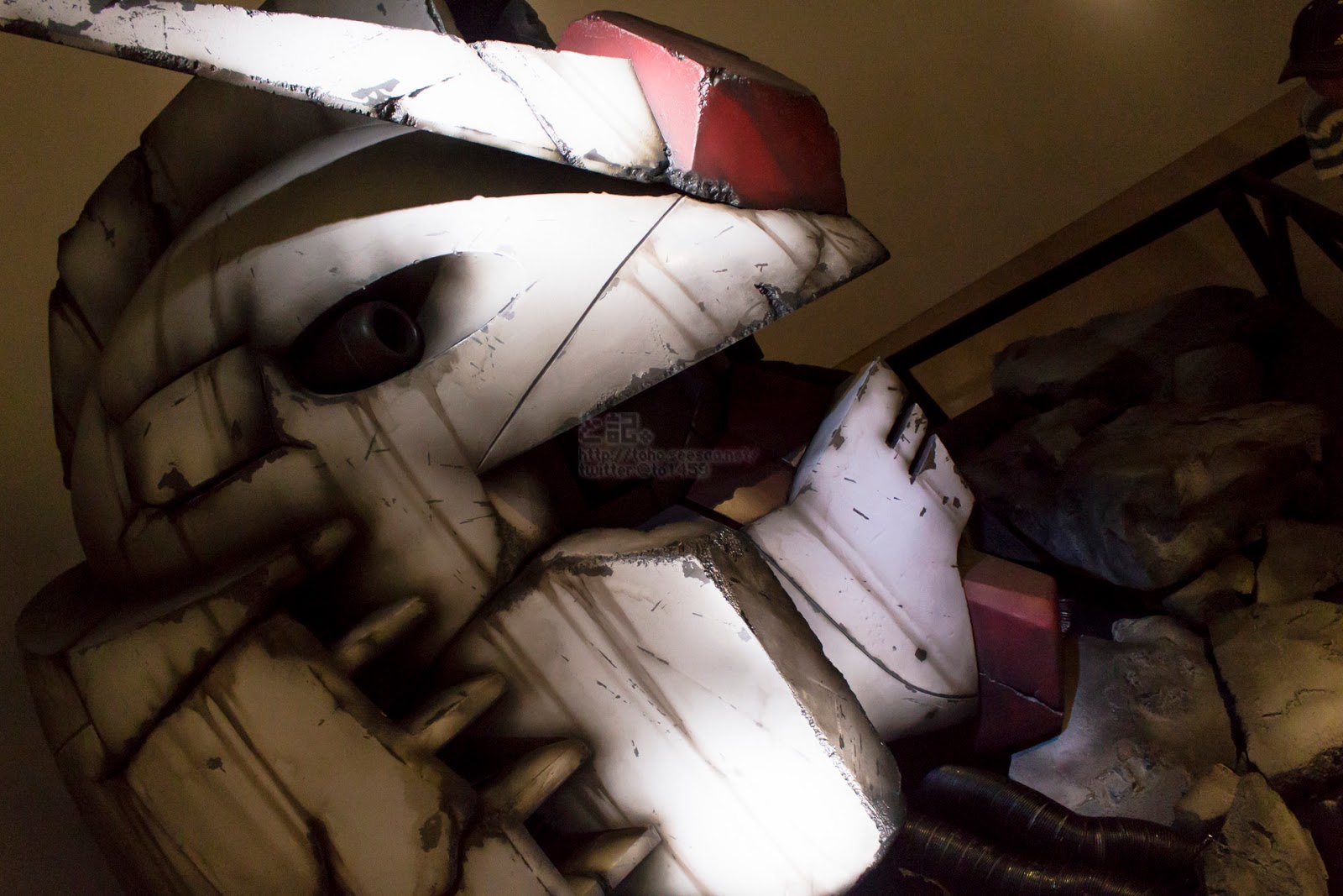 Gundam Family: 1/1 Scale RX-78-2 Gundam Final Battle Damage Head On ...
