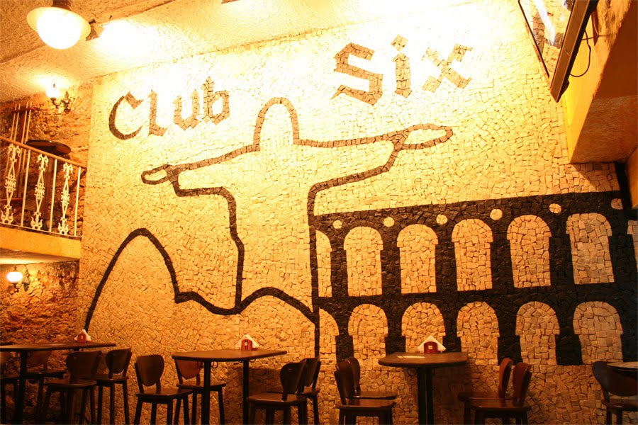 .: Club Six