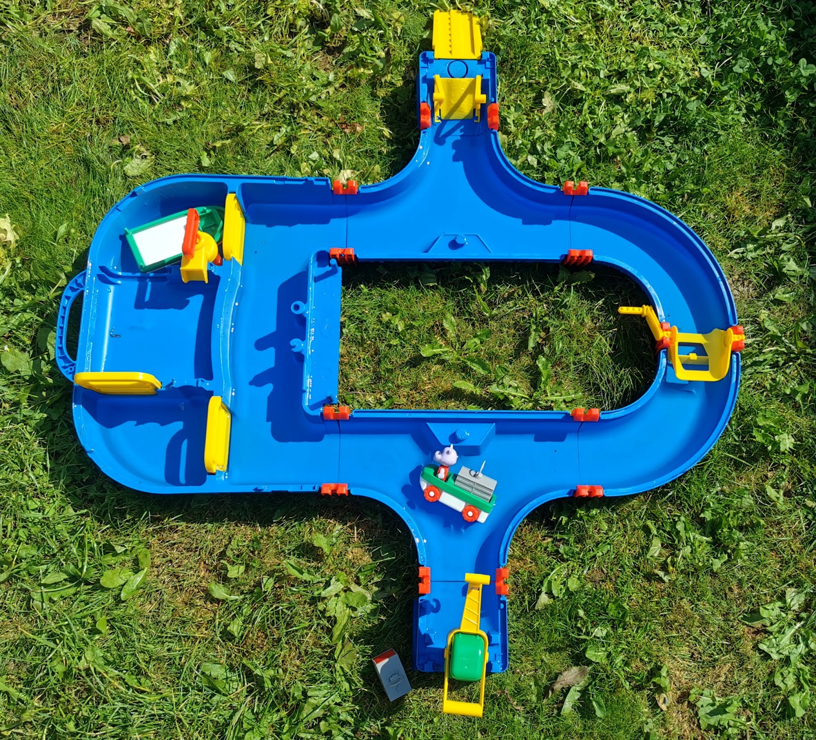 Tantrums To Smiles: Smoby Aquaplay Superset **REVIEW**