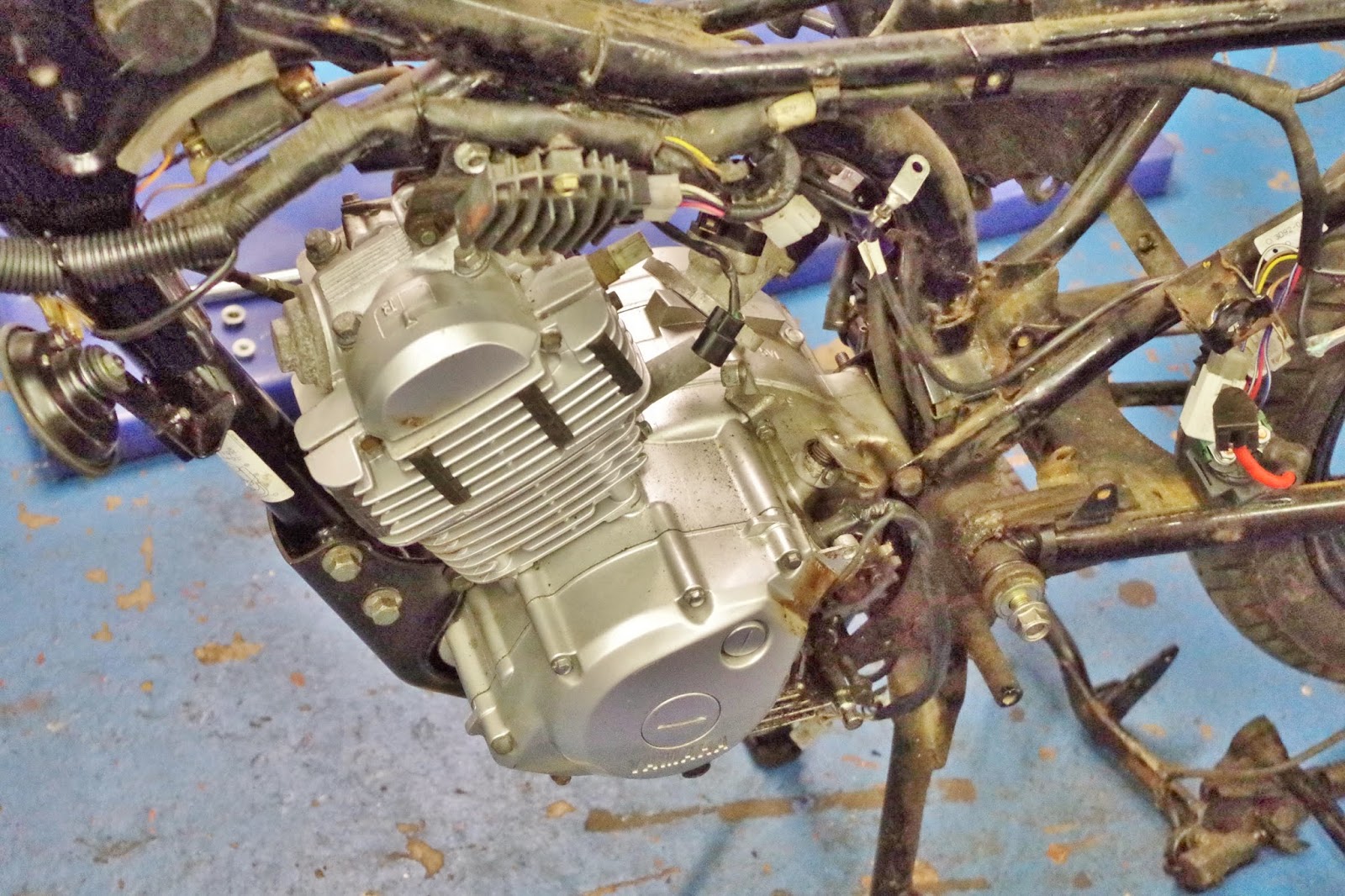 Yamaha YBR 125 Owner Blog : Yamaha YBR 125 Engine refit , fitting ...