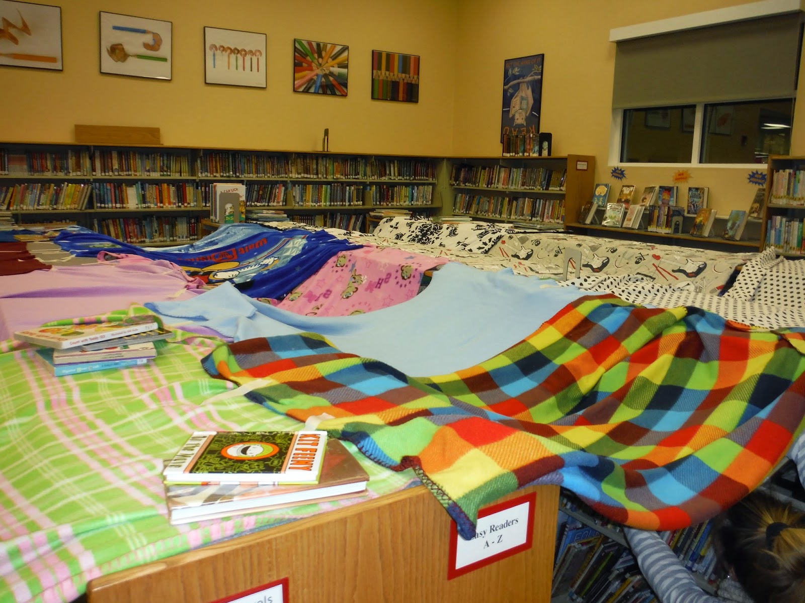 Library Lalaland: Family Fort Night