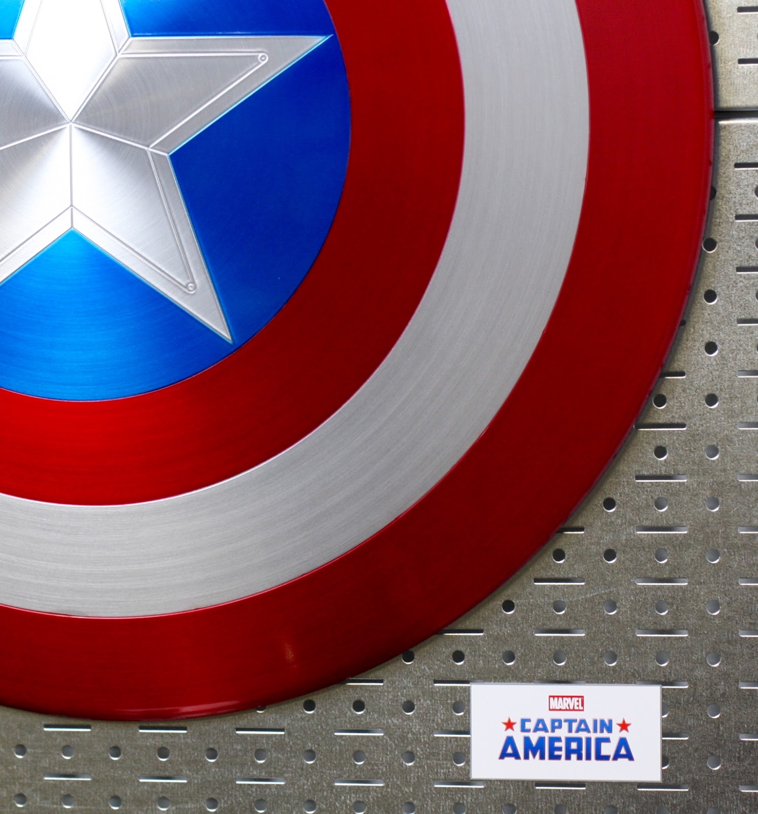 GEEK DIY BAM!: MARVEL CAPTAIN AMERICA 1:1 REPLICA SHIELD WALL DISPLAY ...