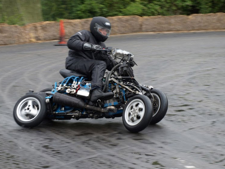 MOTO DESIGN E PASSIONI: 4MC "Moto" a 4 ruote - PROTOTIPO