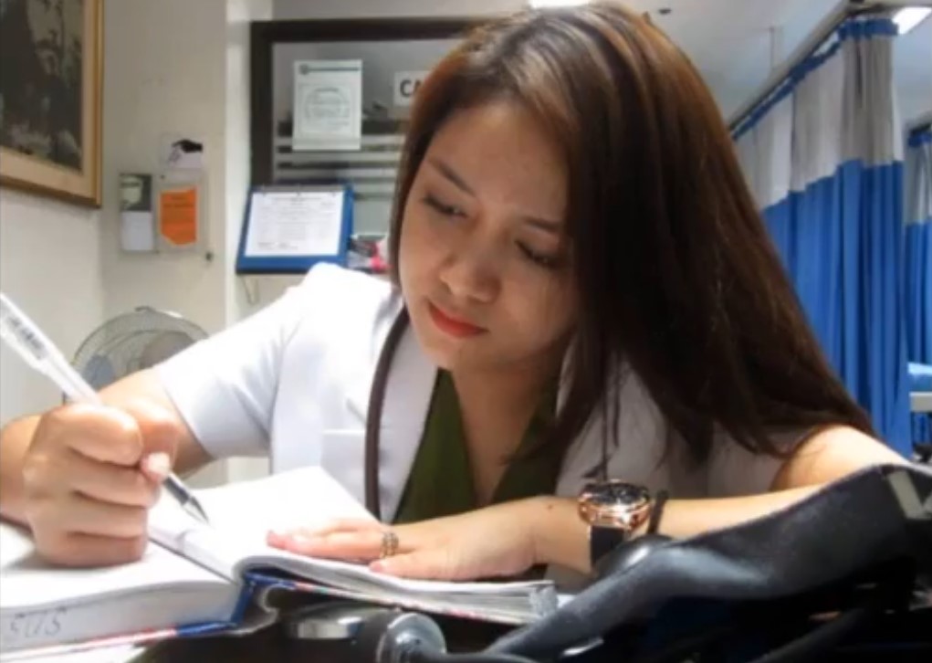 BOKEP INDO | VIDEO VIRAL SKANDAL SEKS DOKTOR CANTIK INDONESIA - Nonton Video Bokep Gratis