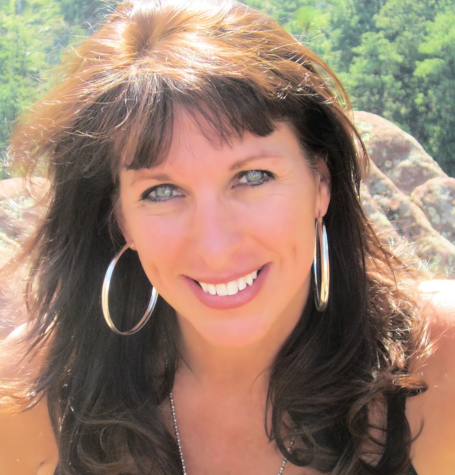 Chanting of Muses: Rionna Morgan with S.R. Claridge