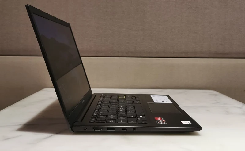 ASUS VivoBook Ultra 14 (M413) Hadirkan Tiga Pilihan Warna Menarik