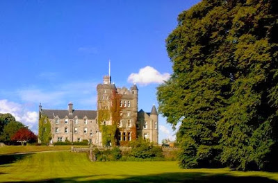 Mom's Family: The Houston Castle