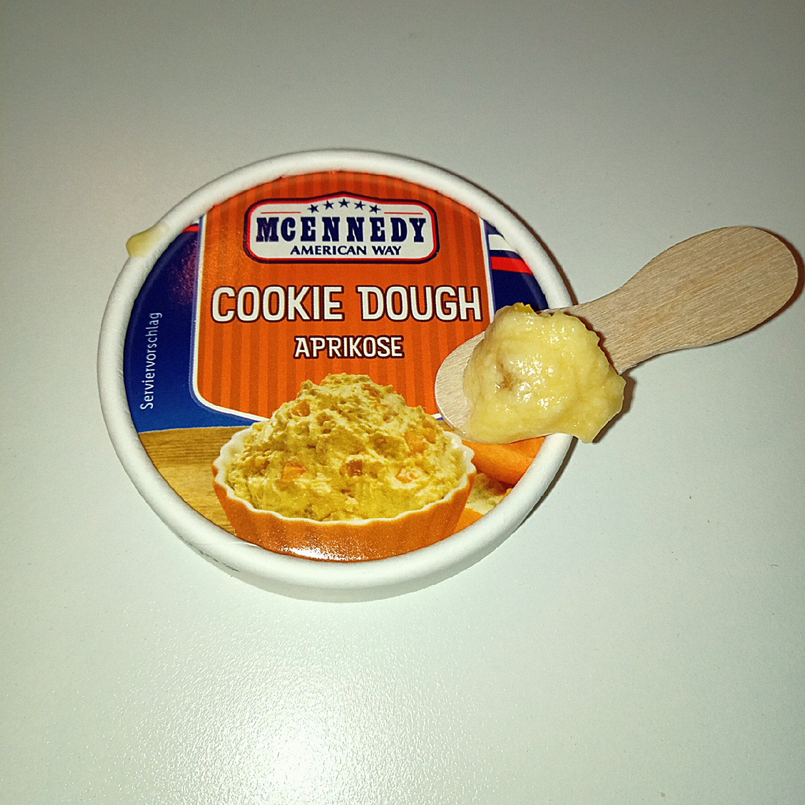 Supersupergirl's Food Reviews: Lidl McEnnedy Apricot Cookie Dough