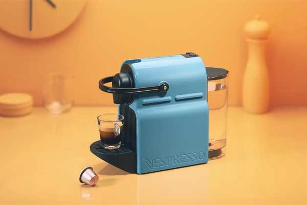 NESPRESSO INISSIA COM EDIÇÃO LIMITADA ~ ... And This is Reality