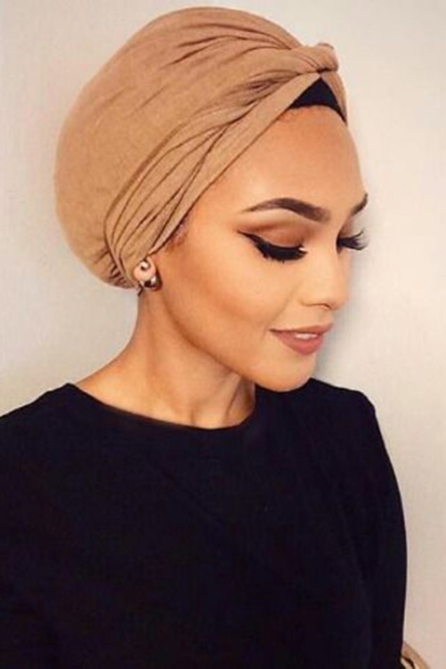 Modern and Stylish Hijab Wrap Ideas (for Women with Oval Faces)