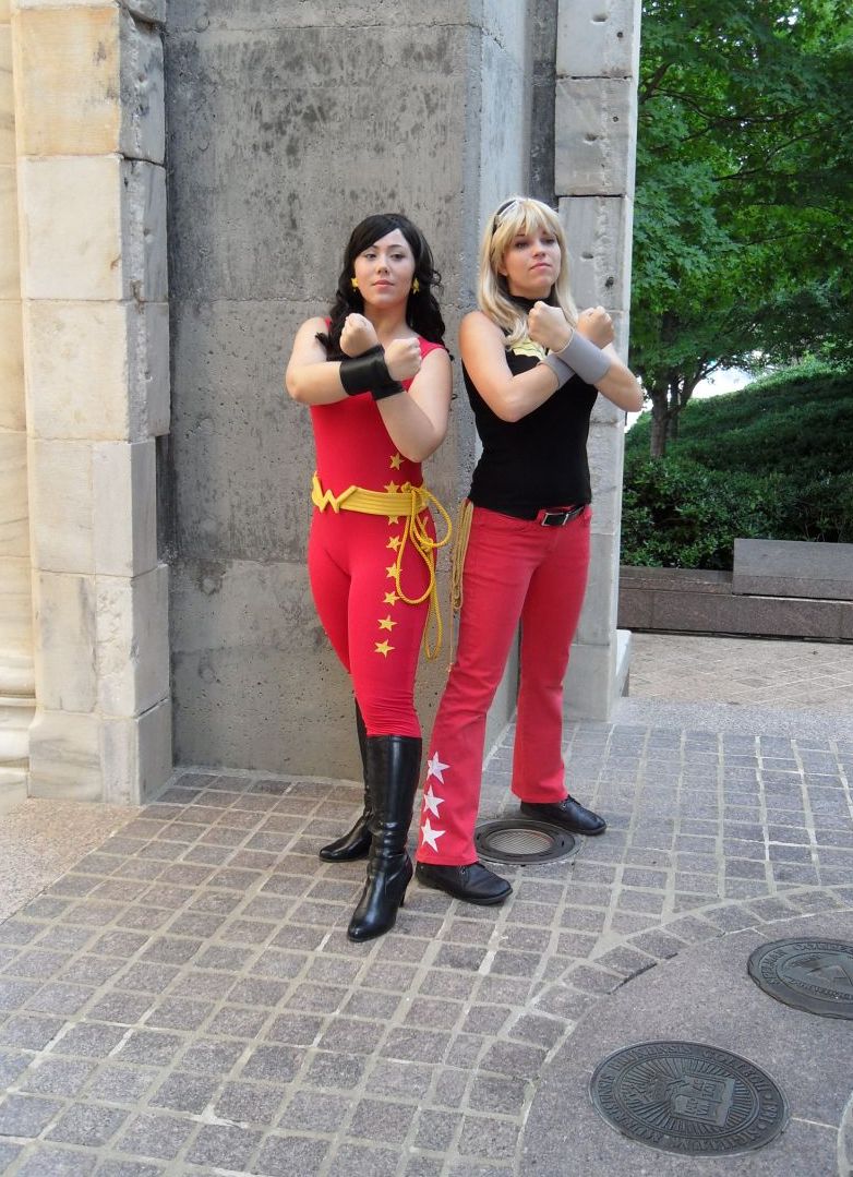Cosplay Champions: Donna Troy and Wonder Girl