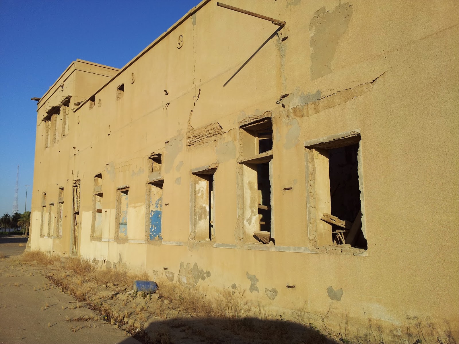 Life in Kuwait Blog: Huge old Kuwaiti house - Kuwait City