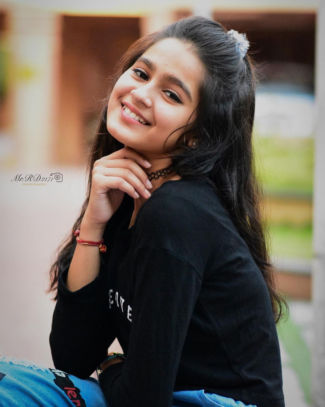Mahi Singhvi Mishty in Black T-shirt Photos Images