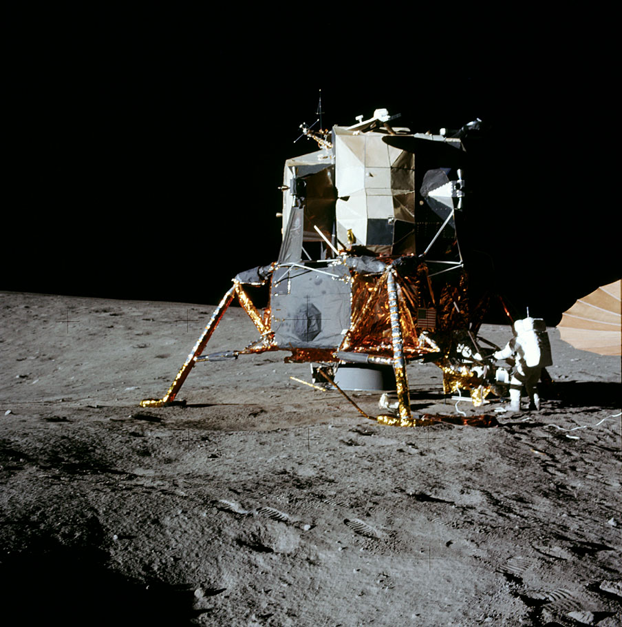 Apollo 12 Timeline: 1969/11/19 (06:44 HO - 12:44 IT): Discesa di Conrad ...