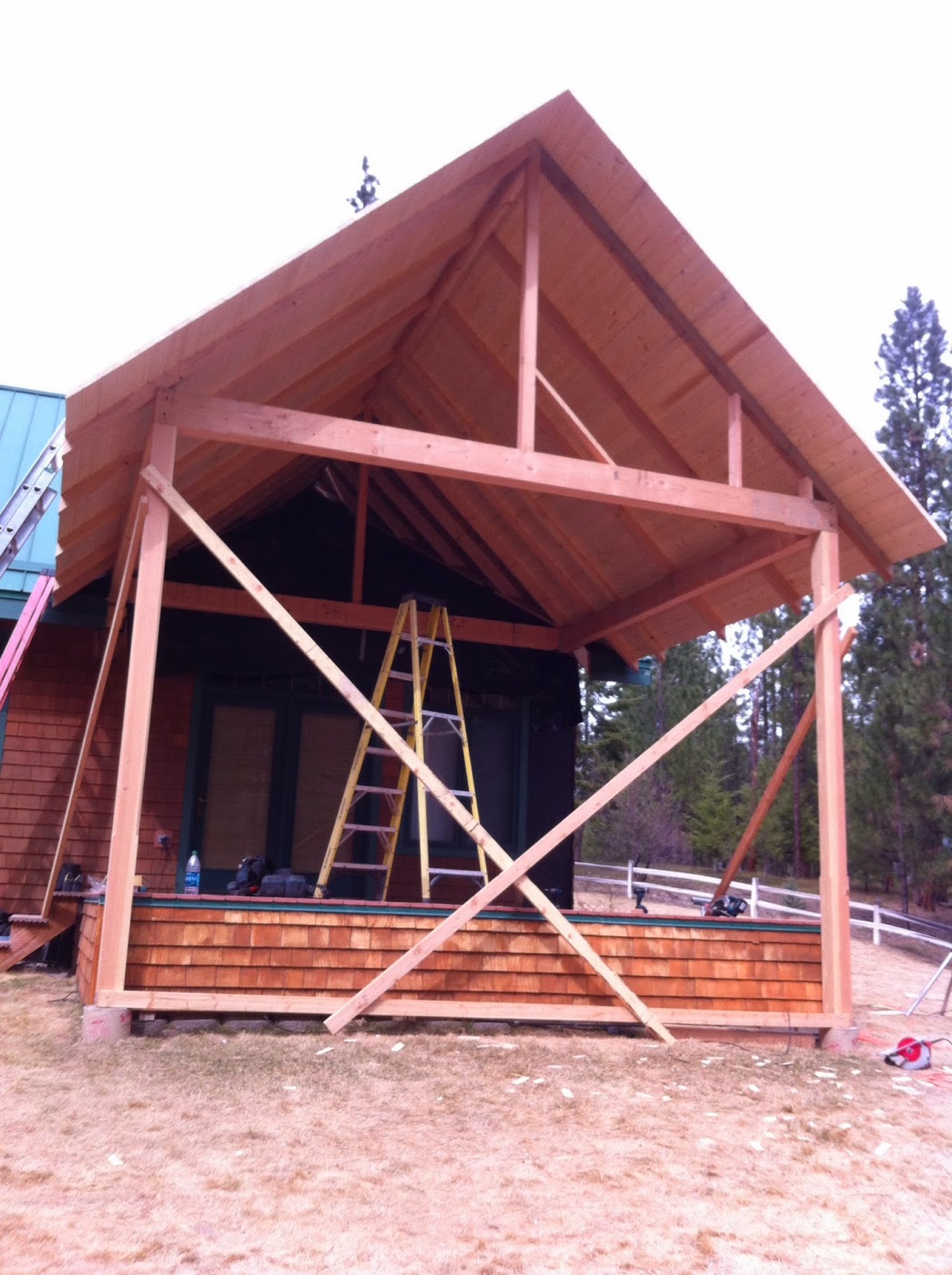 Gould Covered Patio: Day 7 - April 4, 2014 - Finishing roof sheathing ...