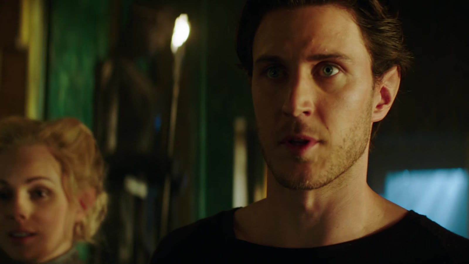 ausCAPS: Aaron Jakubenko shirtless in The Shannara Chronicles 2-02 "Wraith"