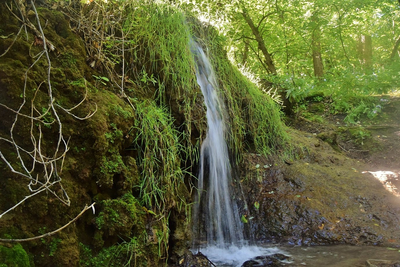 Waterfall Hero Hikes: Mineral Springs Waterfall (Sheyenne)