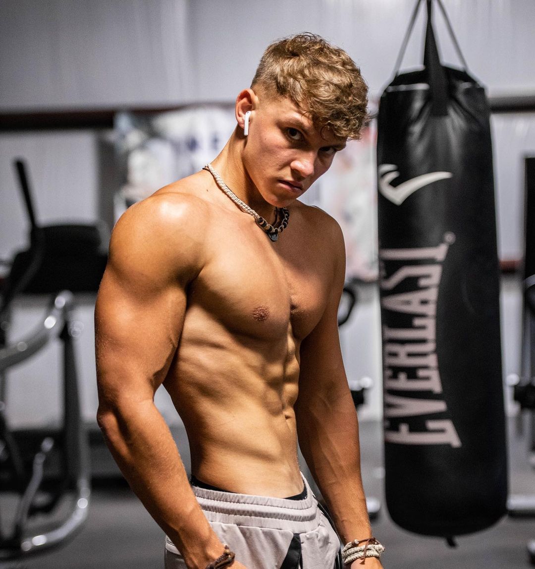 the beauty of male muscle: Marshall