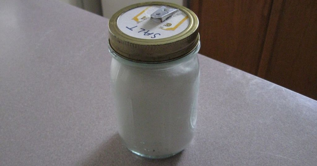 We Are The World: Use Mason Jars to Preserve Salt When Buying in Bulk