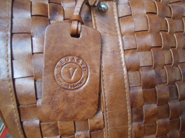 brandylovesvintage: vedasto: woven leather boston bag
