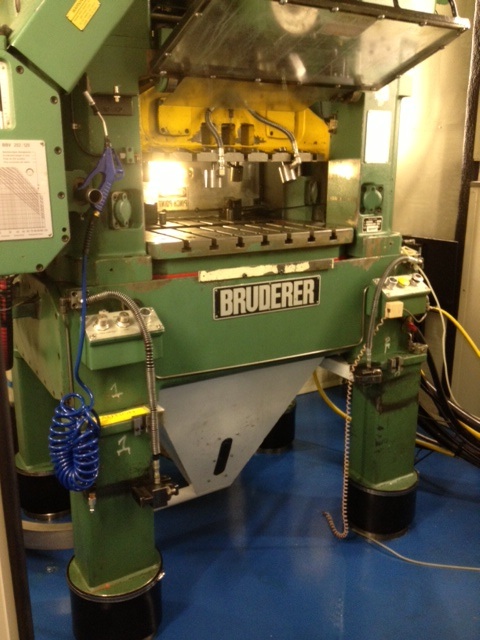 Universal Press and Machinery: For Sale: 60 Ton Bruderer Precision ...