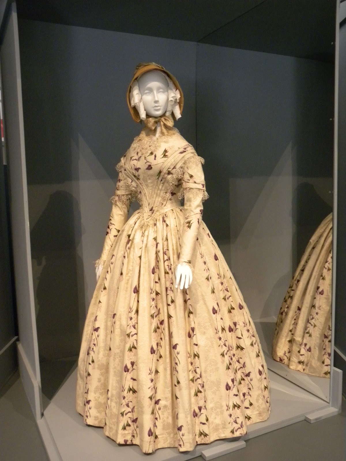 Madam Novice: 1845 day dress